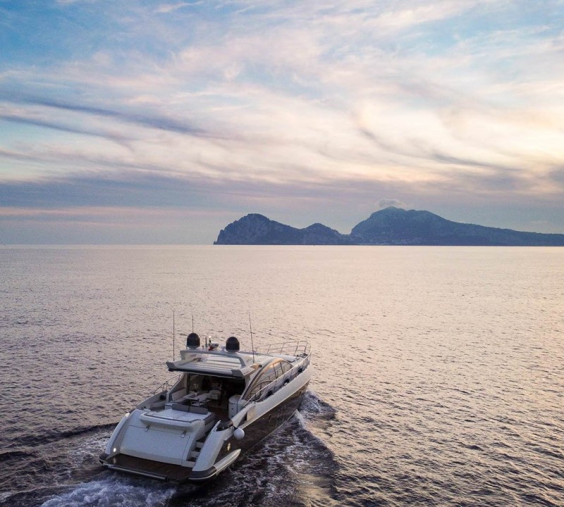 ZEUS Yacht Charter Details, Azimut | CHARTERWORLD Luxury Superyachts